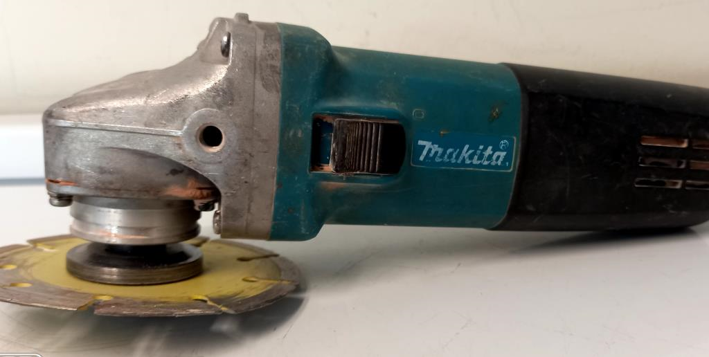 Esmeriladora Angular/rehilete/buffer 4 1/2" Makita | Maxilana